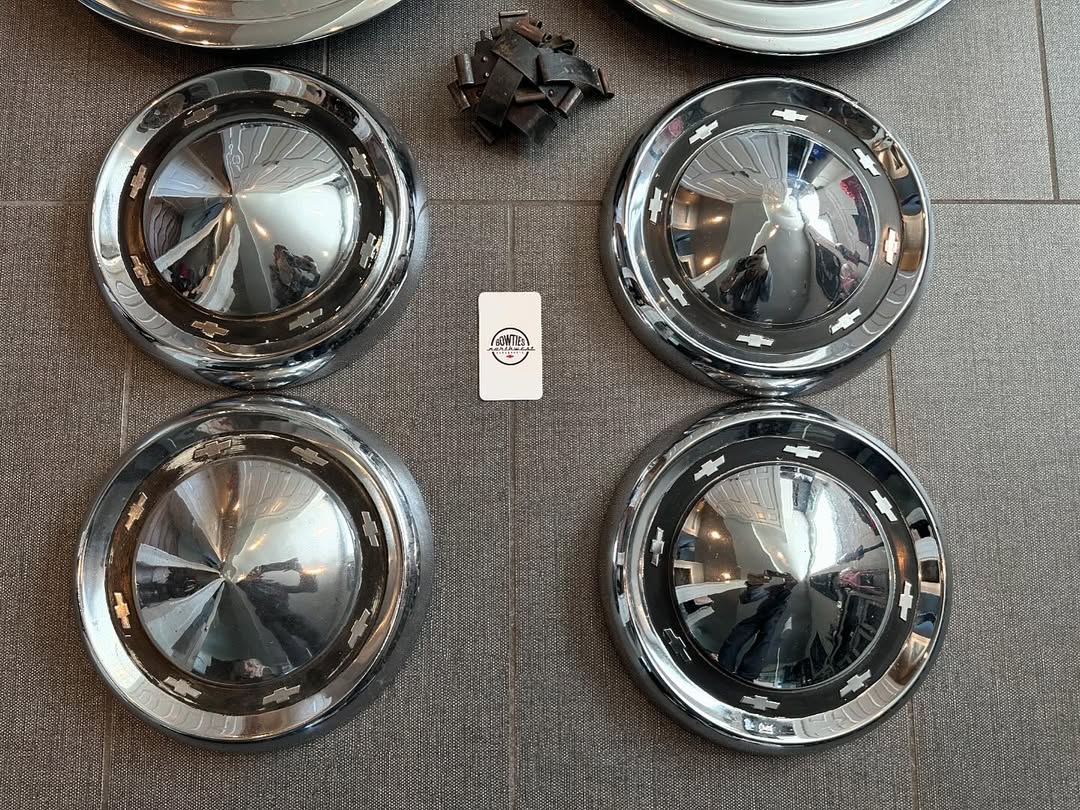 1956 Chevy Bel Air Accessory Wire Wheel Hubcaps - Knock-Off