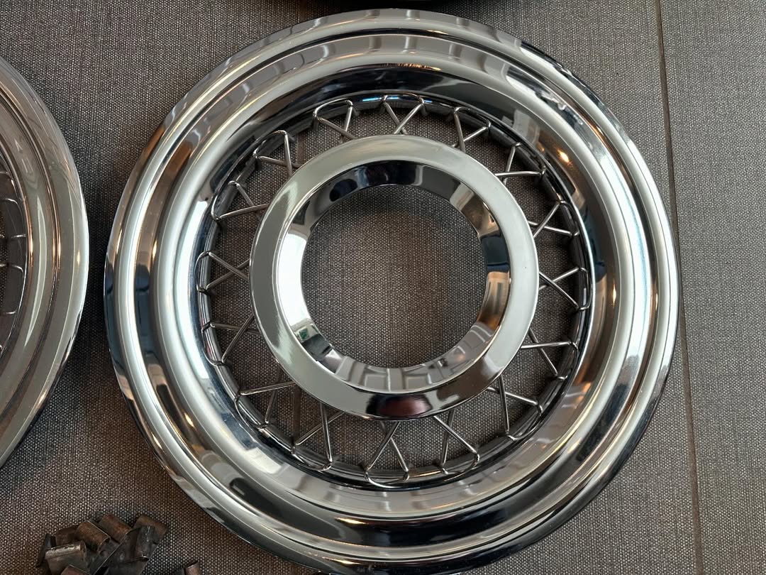 1956 Chevy Bel Air Accessory Wire Wheel Hubcaps - Knock-Off